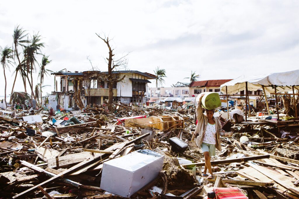 Delivering Hope in the Philippines - Children's Hunger Fund