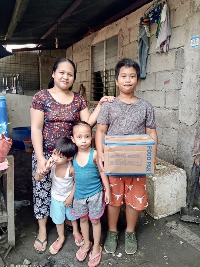 Delivering Hope in the Philippines - Children's Hunger Fund